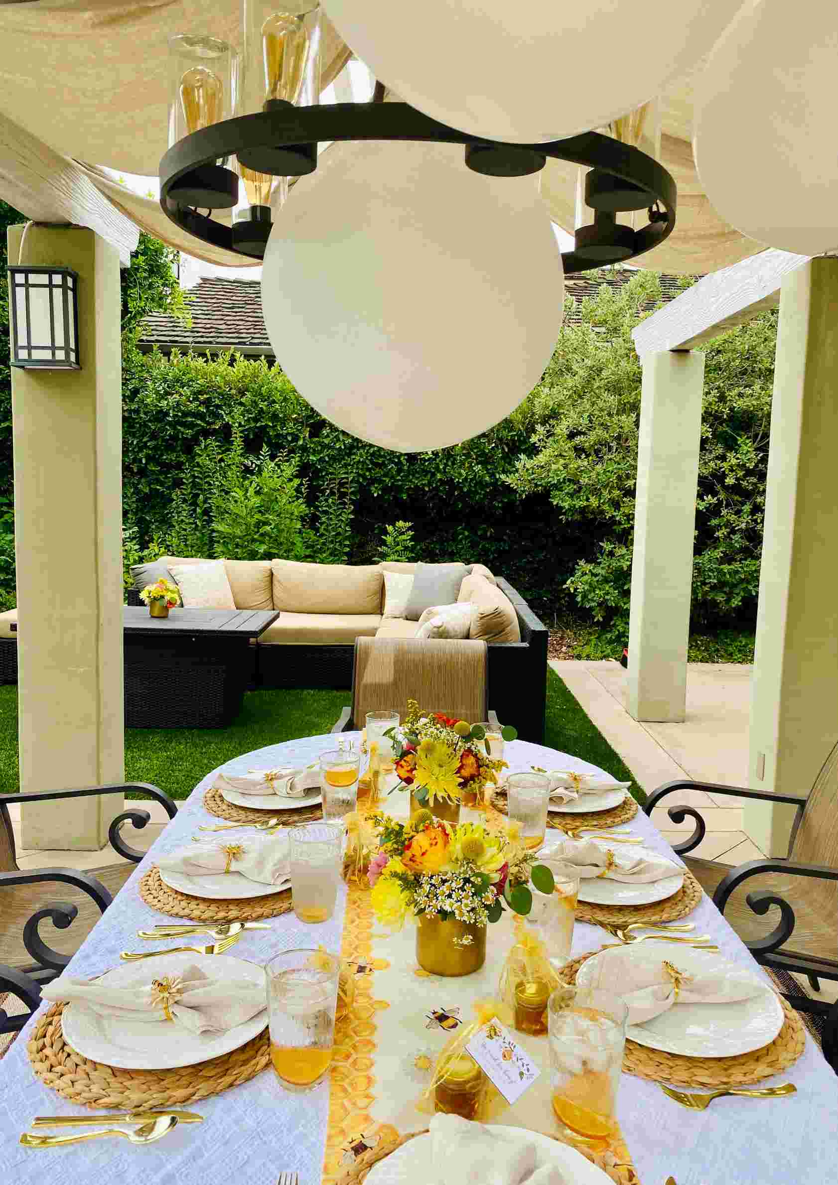 Meant to Bee: Outdoor Wedding Shower Ideas - Fun with Fun-Size